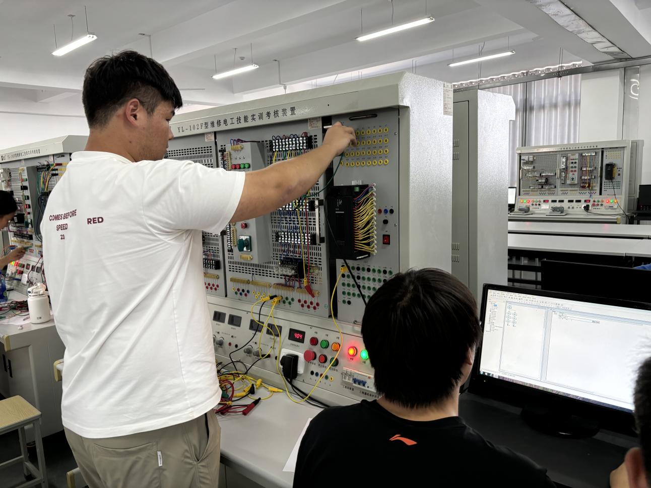 机电工程学院 2024 年“ PLC 控制系统安装与调试技能 竞赛“圆满落幕